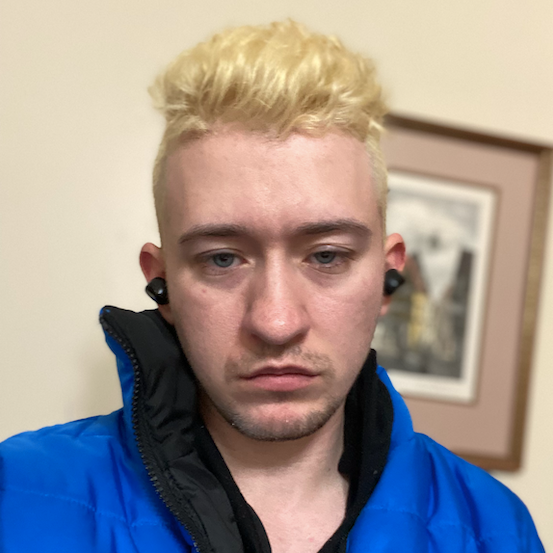 Daniel May – Queer in the Middle